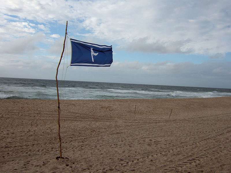Sylt, Fahne im Wind - Fotografie von Stefan Wensing
